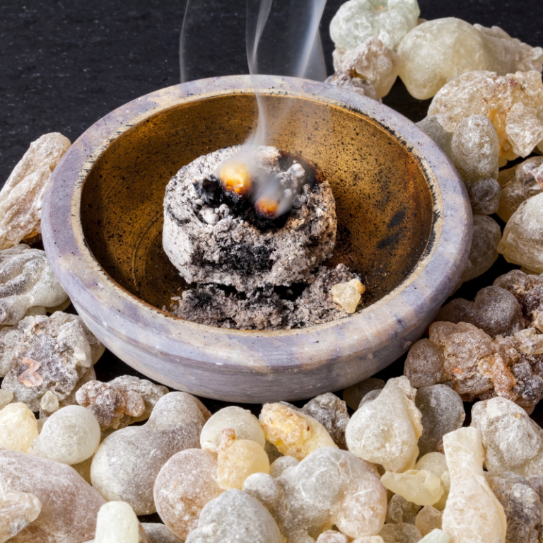 Step-by-step guide: How to burn frankincense resin at home - Pink Jinn