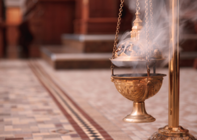 Frankincense: 5000 Years Of Scent And Spirituality - Pink Jinn